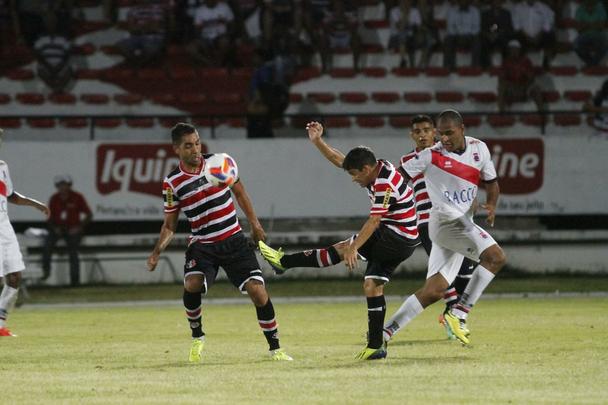 Após fazer gol pelo Santa Cruz e comemorar imitando cachorro, Nathan ...