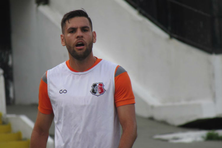 William Alves finaliza distrato com Santa Cruz, mas aguarda clube por ...