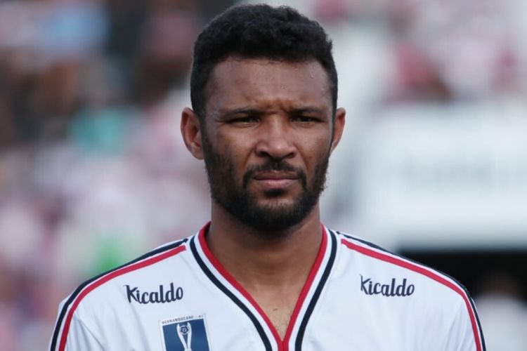 Bileu cobra posicionamento de 'todos' sobre racismo e pede olhar ...